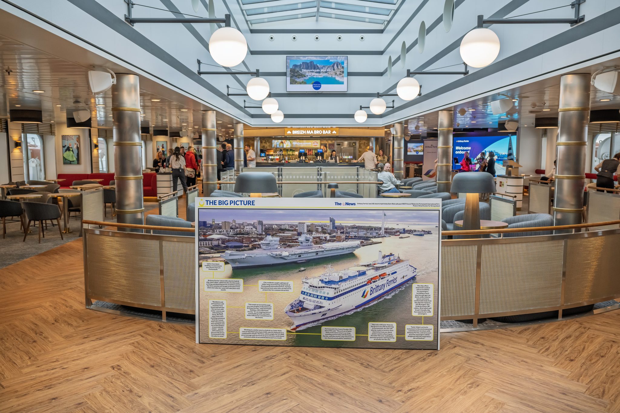 Breizh Ma Bro bar with Portsmouth News board – image Barry Hayden ...